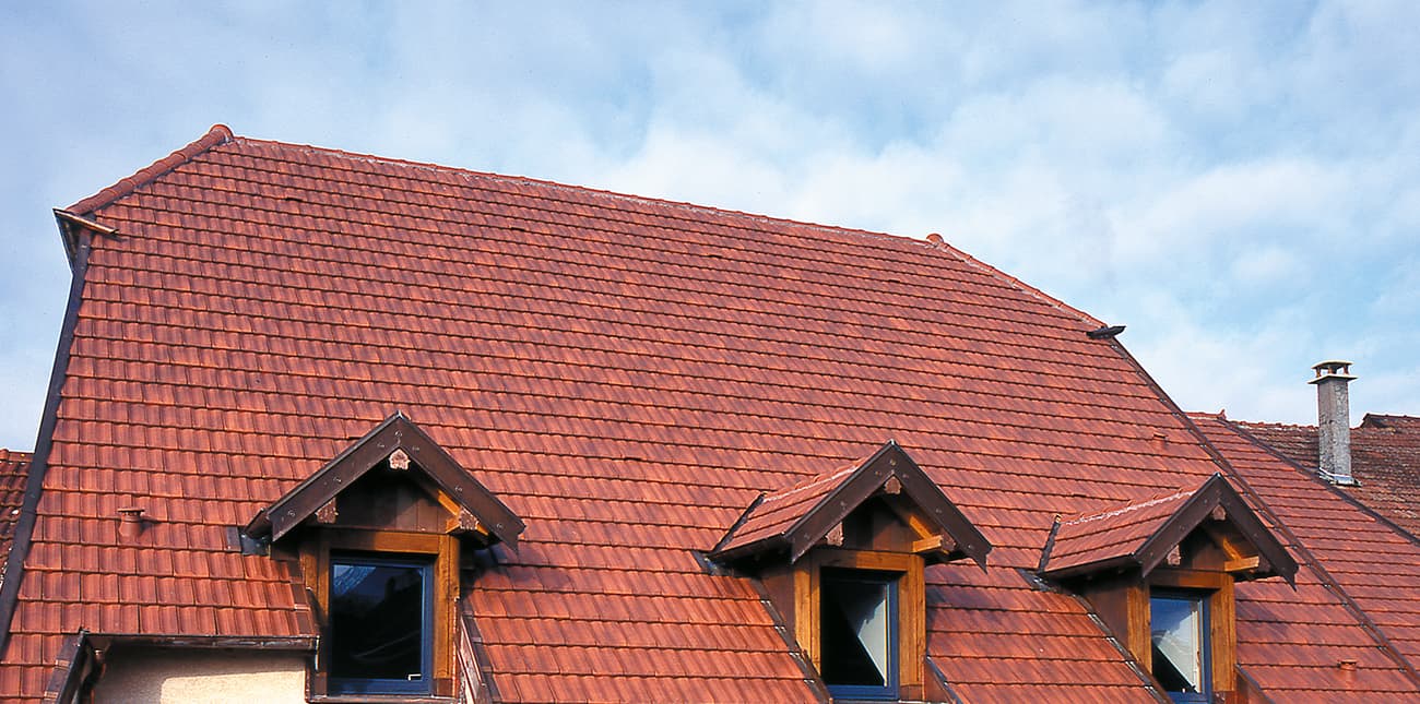 Tuile terre cuite - Grand choix de tuiles en terre cuite - Les Matériaux